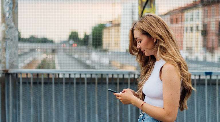 Texting vs calling: Which is better for getting to know the girl you like?